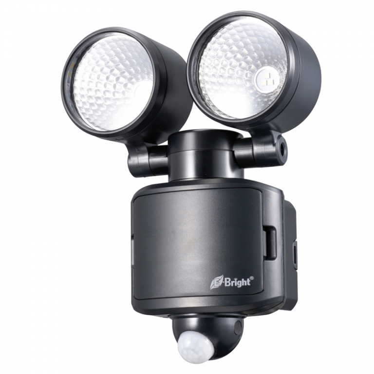 E-Bright LEDセンサーライト 乾電池式 2灯 [品番]07-8724｜株式会社オーム電機